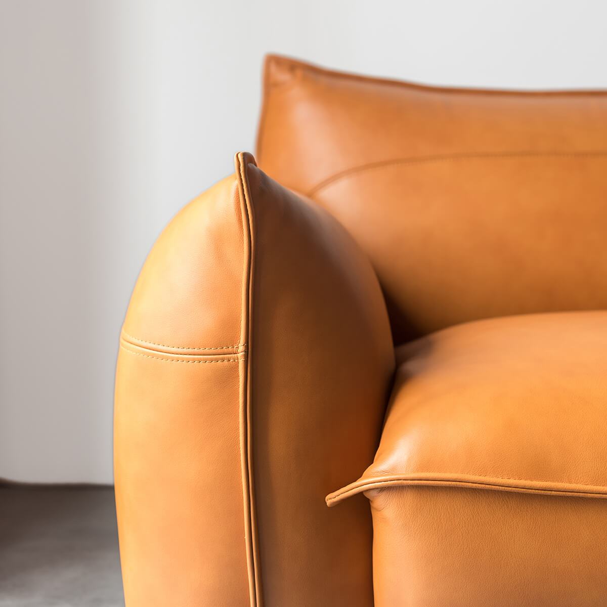 Satter Leather Sofa | Grain Leather Leather Sofa & Z-Furnishing